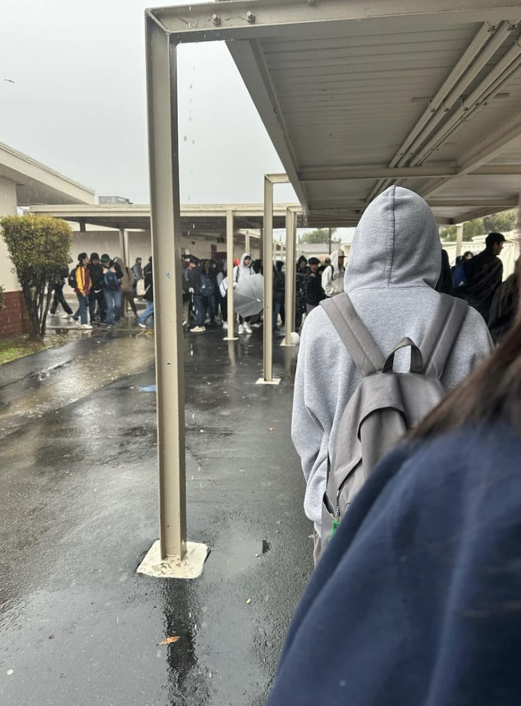 Schools remain open despite hazardous weather – WCHS Insight